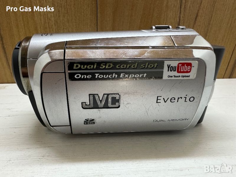 Видео Камера JVC Everio You Tube + Зарядно, Батерия и 2 GB карта само ...